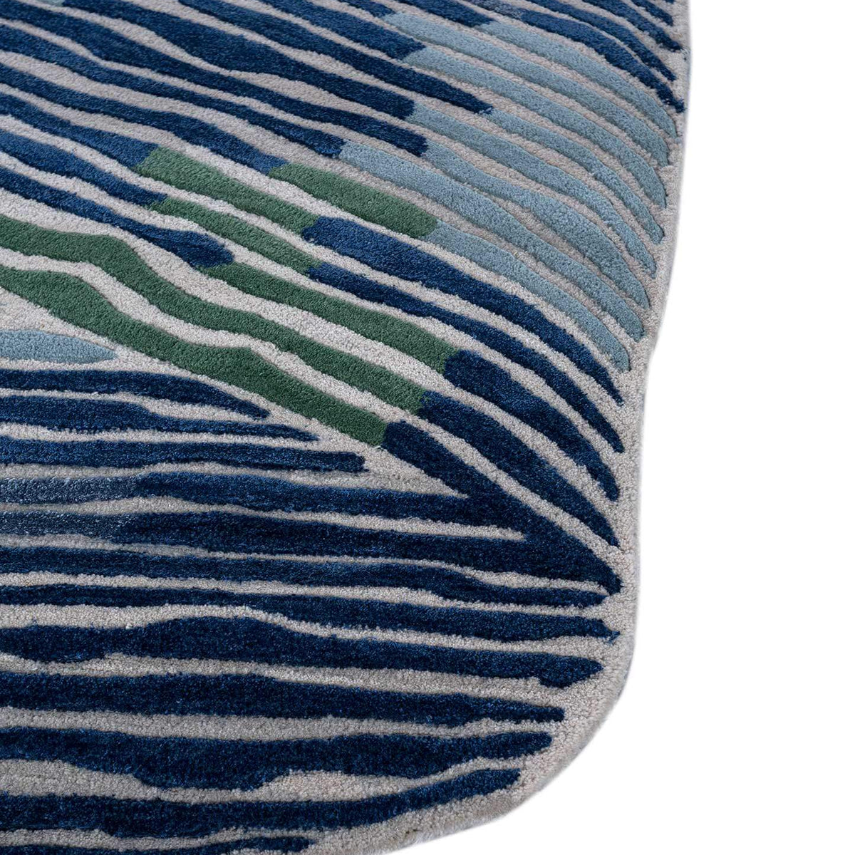 Flow Ridge Wool Rug - Hand-Tufted Elegance – Saara Rugs